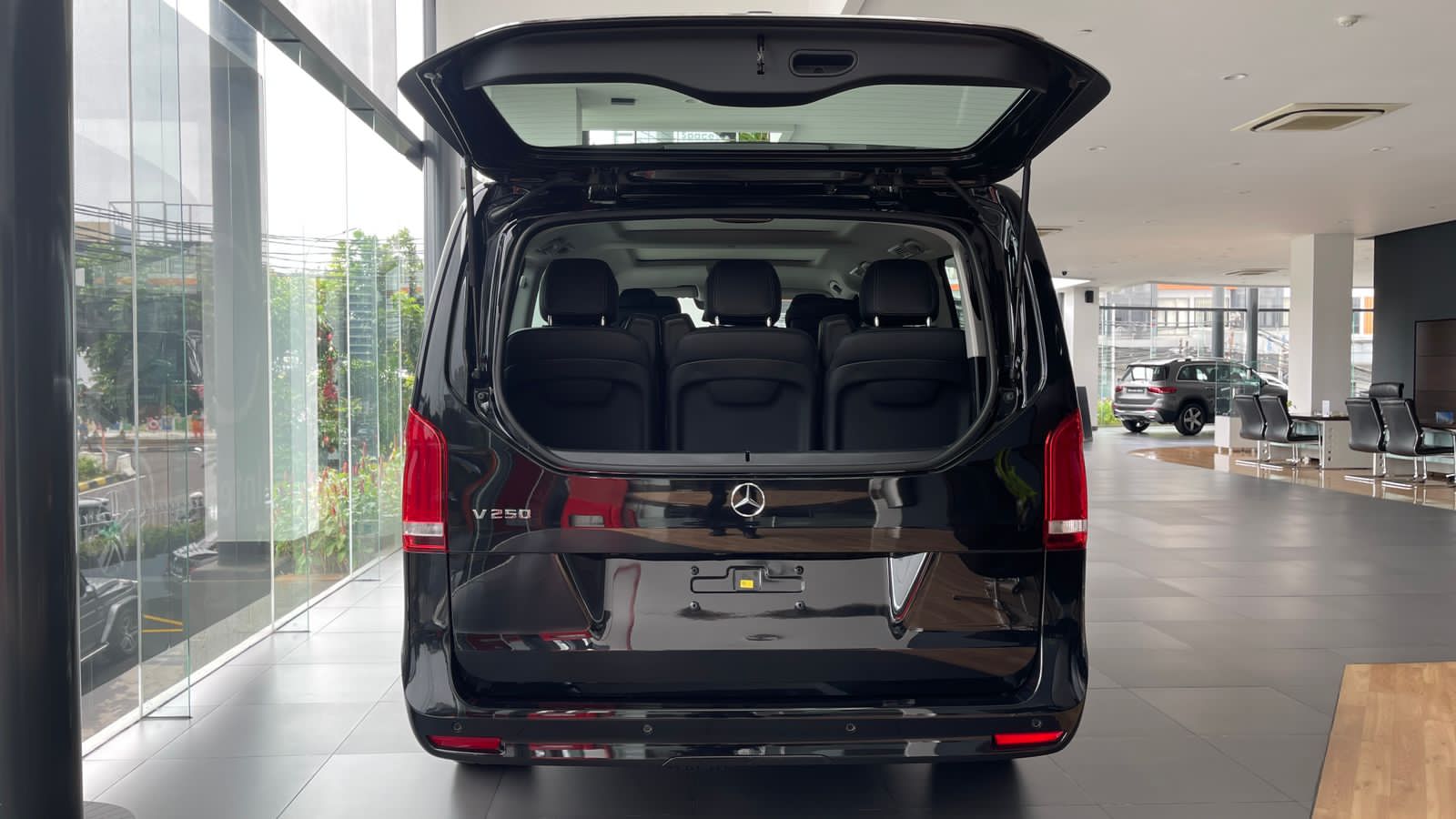 V-Class V250 LWB Avantgarde NIK 2023 | Promo Mercedes Benz 2025 ...